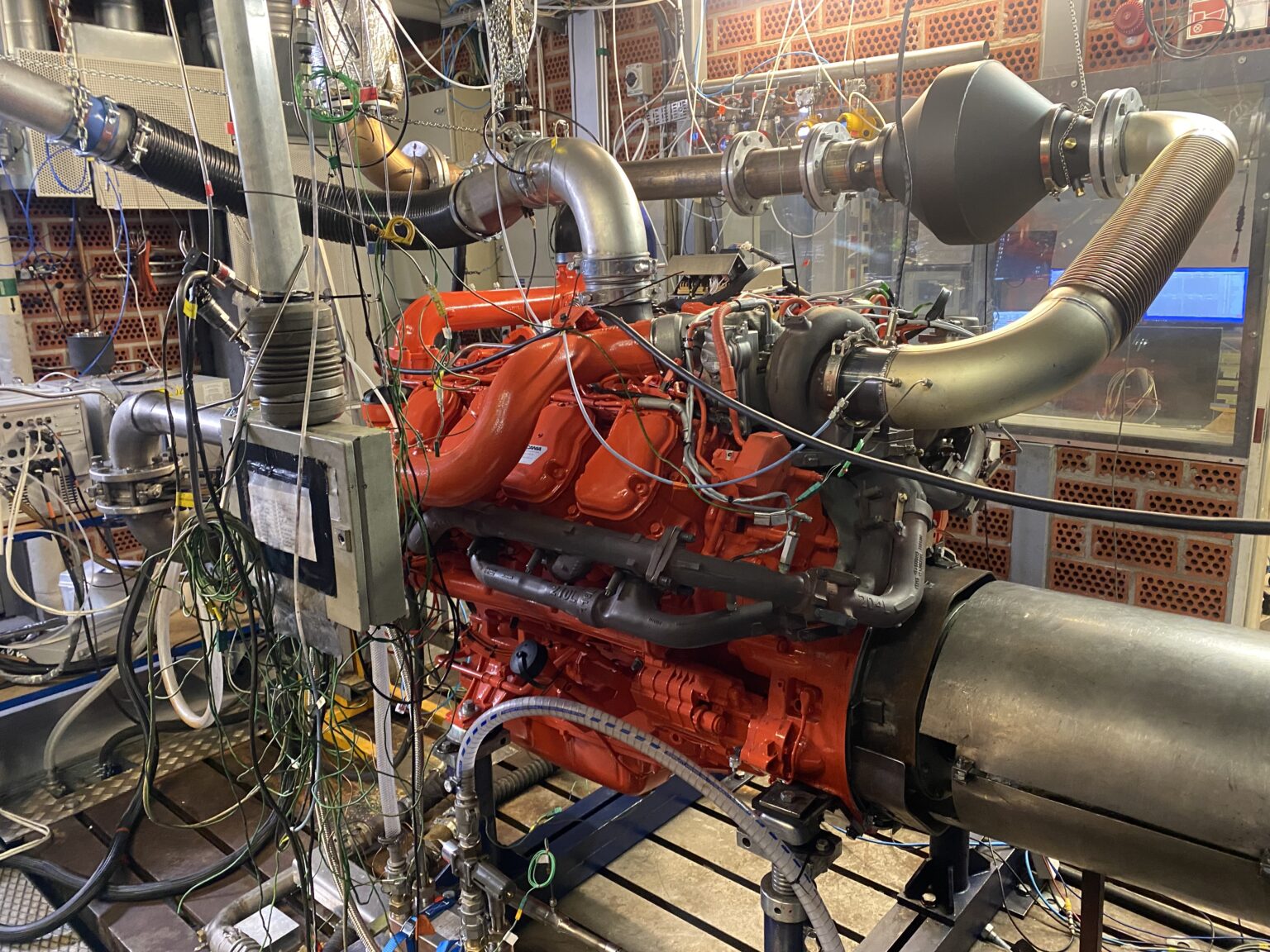 Enmar Engines certifying their methanol engine for EU NRMM Stage V ...